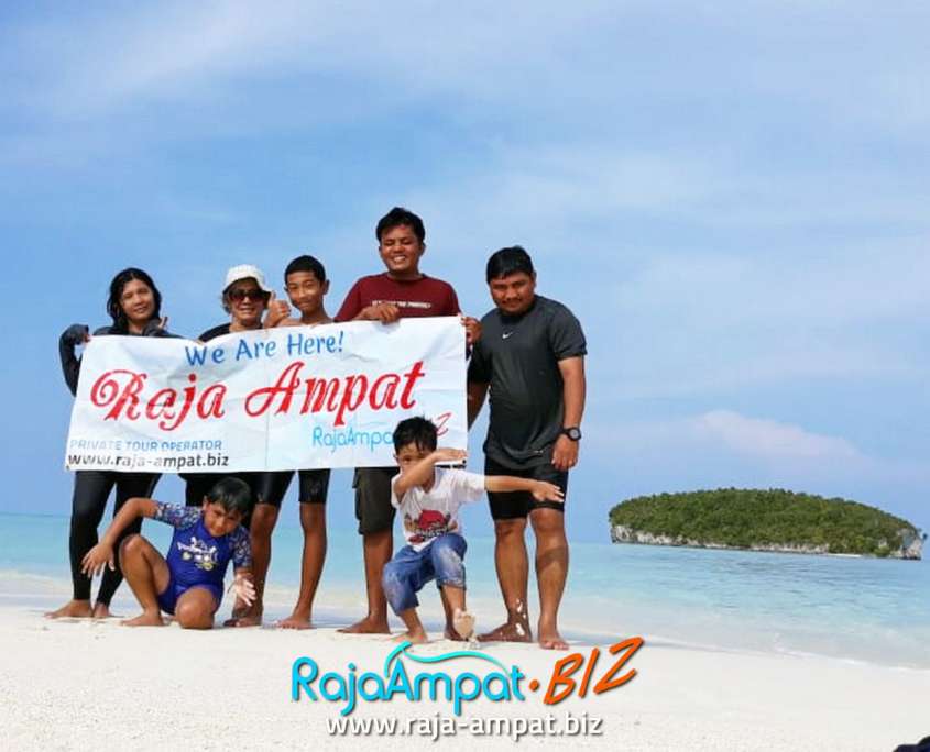 PAKET TOUR RAJA AMPAT PRIVATE TOUR OPERATOR TERPERCAYA